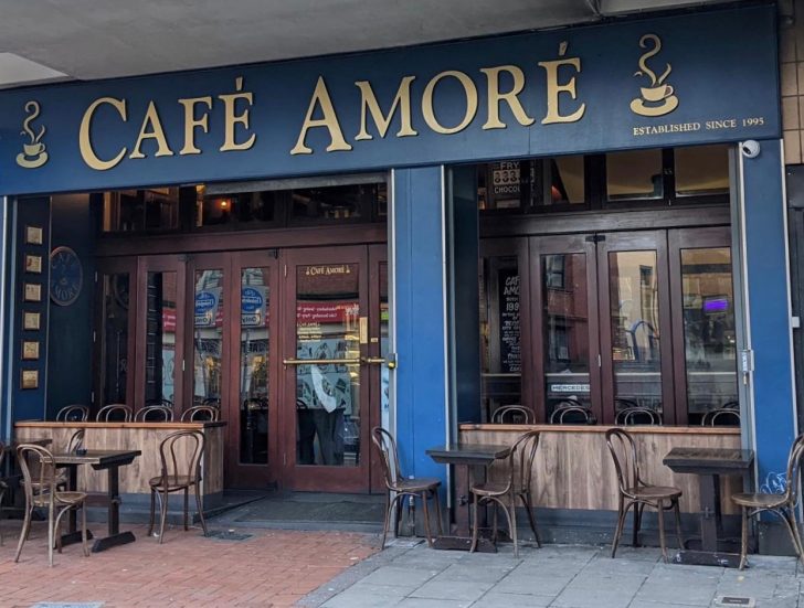 郷愁を誘うブリストルの名物カフェ @ Café Amore・Bristol・BS1